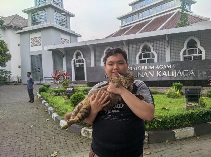Hikayat Kucing Masjid Kampus UIN: Jadi Tempat Curhat Mahasiswa ...